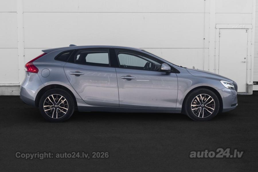 Volvo V40 2016 Tallina, ar dzinēja tilpumu 2.00 L un nobraukumu 276 tūkst. km par 9999 €, foto 5 vietnē AUTOMOTO.COM.LV
