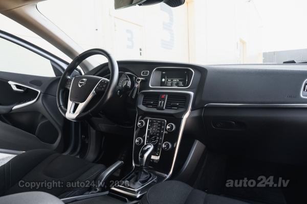 Volvo V40 2016 Tallina, ar dzinēja tilpumu 2.00 L un nobraukumu 276 tūkst. km par 9999 €, foto 9 vietnē AUTOMOTO.COM.LV