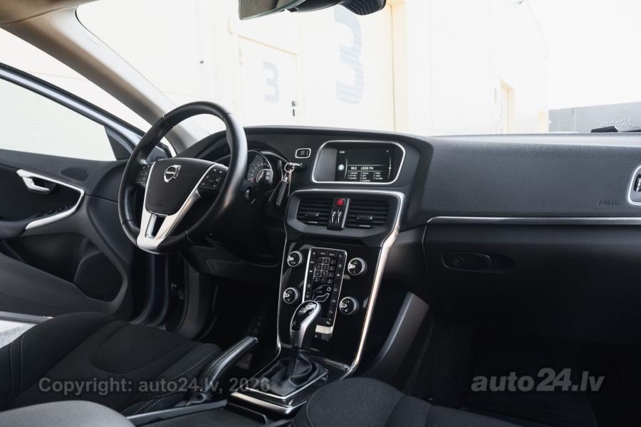 Volvo V40 2016 Tallina, ar dzinēja tilpumu 2.00 L un nobraukumu 276 tūkst. km par 9999 €, foto 10 vietnē AUTOMOTO.COM.LV