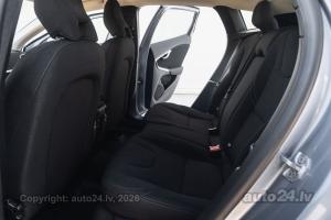 Volvo V40 2016 Tallina, ar dzinēja tilpumu 2.00 L un nobraukumu 276 tūkst. km par 9999 €, foto 14 vietnē AUTOMOTO.COM.LV