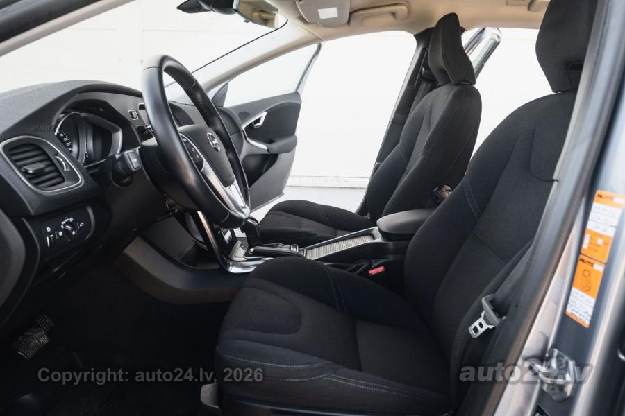 Volvo V40 2016 Tallina, ar dzinēja tilpumu 2.00 L un nobraukumu 276 tūkst. km par 9999 €, foto 15 vietnē AUTOMOTO.COM.LV