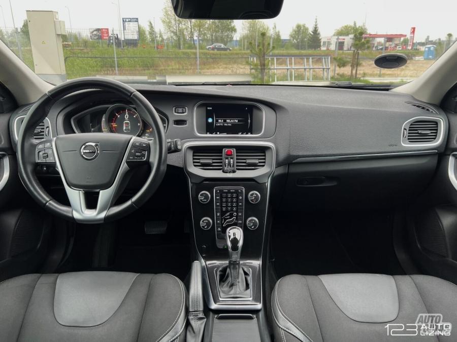 Volvo V40 2016 in Taurage, with an engine capacity of 2.00 L and mileage of 273 thousand km for 8500 €, photo 18 on AUTOMOTO.COM.LV