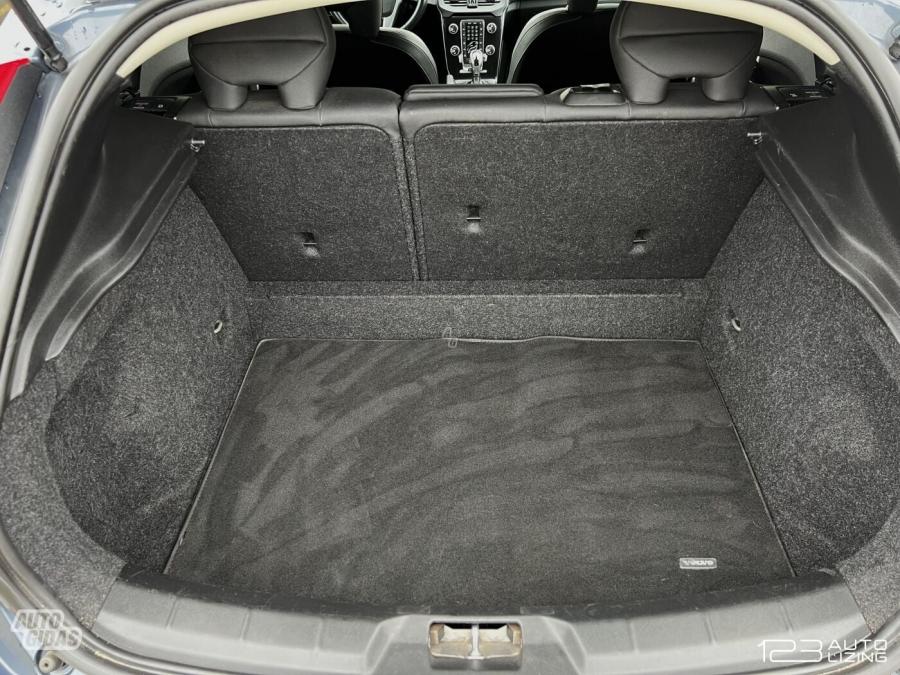 Volvo V40 2016 in Taurage, with an engine capacity of 2.00 L and mileage of 273 thousand km for 8500 €, photo 29 on AUTOMOTO.COM.LV