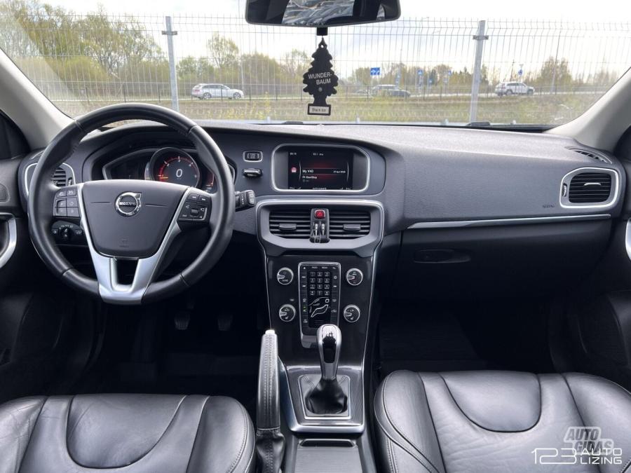 Volvo V40 2016 Tauragė, ar dzinēja tilpumu 2.00 L un nobraukumu 270 tūkst. km par 7300 €, foto 14 vietnē AUTOMOTO.COM.LV