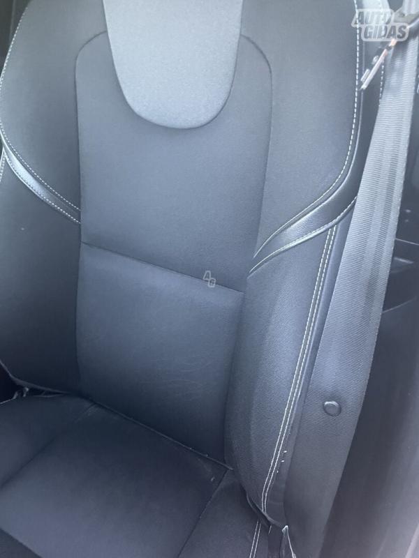Volvo V40 2016 Jurbarkas, ar dzinēja tilpumu 1.60 L un nobraukumu 305 tūkst. km par 5150 €, foto 2 vietnē AUTOMOTO.COM.LV