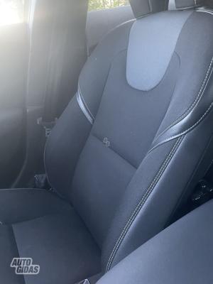 Volvo V40 2016 in Jurbarkas, with an engine capacity of 1.60 L and mileage of 305 thousand km for 5150 €, photo 5 on AUTOMOTO.COM.LV