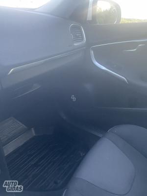 Volvo V40 2016 in Jurbarkas, with an engine capacity of 1.60 L and mileage of 305 thousand km for 5150 €, photo 7 on AUTOMOTO.COM.LV