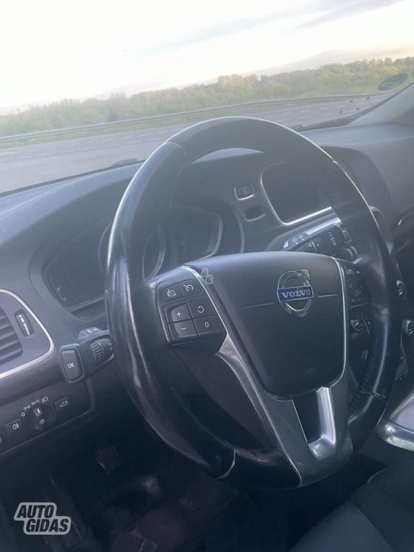 Volvo V40 2016 Jurbarkas, ar dzinēja tilpumu 1.60 L un nobraukumu 305 tūkst. km par 5150 €, foto 8 vietnē AUTOMOTO.COM.LV