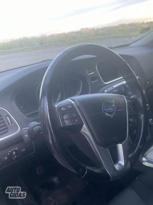 Volvo V40 2016 in Jurbarkas, with an engine capacity of 1.60 L and mileage of 305 thousand km for 5150 €, photo 9 on AUTOMOTO.COM.LV