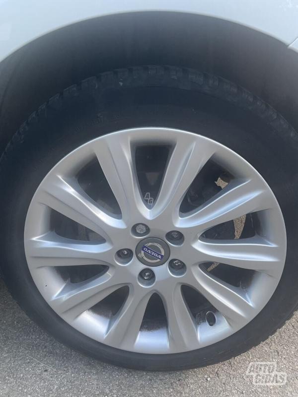 Volvo V40 2016 Jurbarkas, ar dzinēja tilpumu 1.60 L un nobraukumu 305 tūkst. km par 5150 €, foto 9 vietnē AUTOMOTO.COM.LV