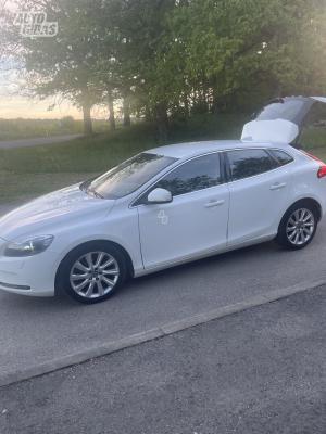 Volvo V40 2016 in Jurbarkas, with an engine capacity of 1.60 L and mileage of 305 thousand km for 5150 €, photo 20 on AUTOMOTO.COM.LV
