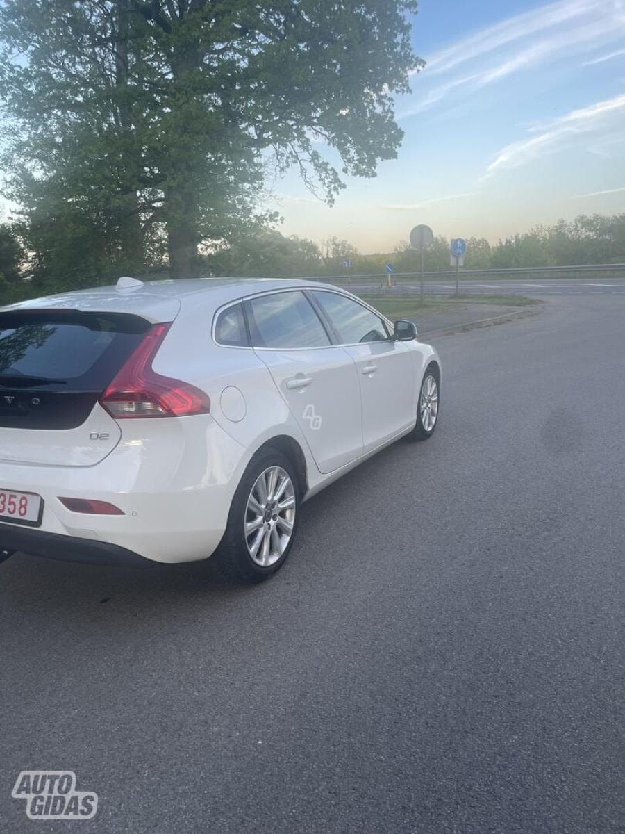 Volvo V40 2016 in Jurbarkas, with an engine capacity of 1.60 L and mileage of 305 thousand km for 5150 €, photo 23 on AUTOMOTO.COM.LV