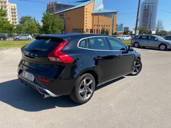 Volvo V40 2016 in Riga, with an engine capacity of 2.00 L and mileage of 231 thousand km for 8650 €, photo 4 on AUTOMOTO.COM.LV