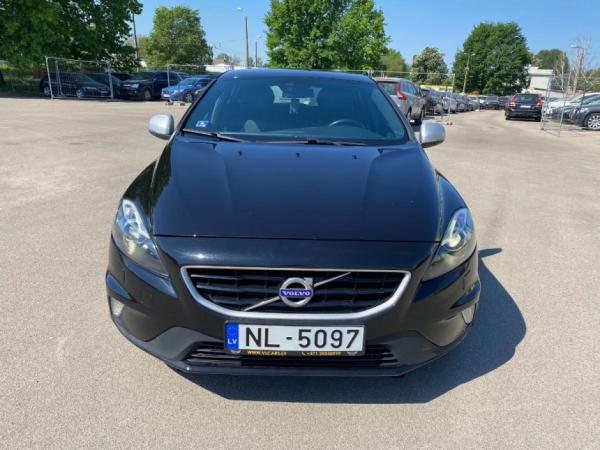 Volvo V40 2016 in Riga, with an engine capacity of 2.00 L and mileage of 231 thousand km for 8650 €, photo 5 on AUTOMOTO.COM.LV