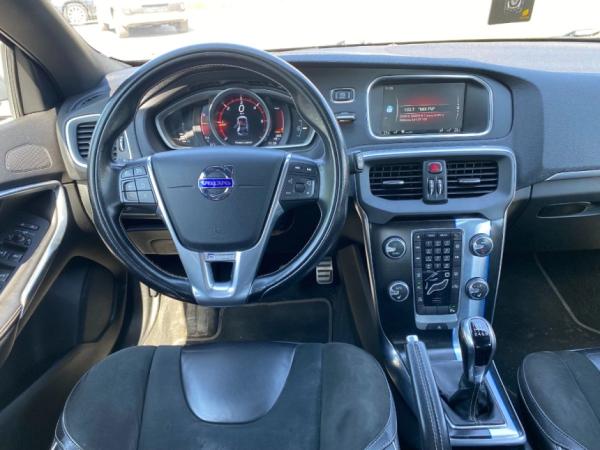 Volvo V40 2016 in Riga, with an engine capacity of 2.00 L and mileage of 231 thousand km for 8650 €, photo 7 on AUTOMOTO.COM.LV