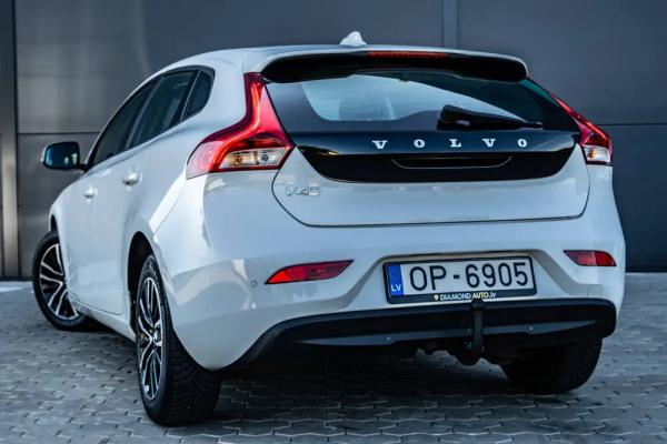 Volvo V40 2016 Tukums, ar dzinēja tilpumu 2.00 L un nobraukumu 280 tūkst. km par 7500 €, foto 6 vietnē AUTOMOTO.COM.LV