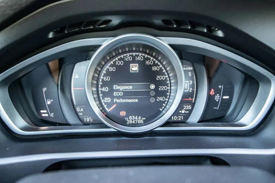 Вольво В40 2016 в Тукумс, объемом двигателя 2.00 л и пробегом 280 тыс. км за 7500 €, фото 37 на AUTOMOTO.COM.LV