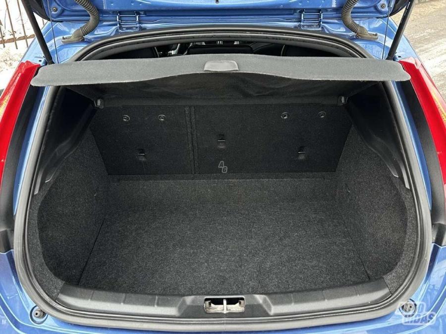 Volvo V40 2016 Kauņa, ar dzinēja tilpumu 2.00 L un nobraukumu 223 tūkst. km par 8950 €, foto 19 vietnē AUTOMOTO.COM.LV