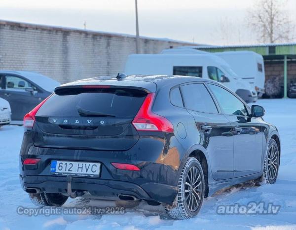 Volvo V40 2017 Narva, ar dzinēja tilpumu 2.00 L un nobraukumu 279 tūkst. km par 6990 €, foto 5 vietnē AUTOMOTO.COM.LV