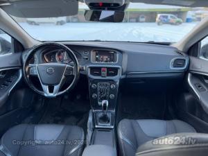 Volvo V40 2017 in Narva, with an engine capacity of 2.00 L and mileage of 279 thousand km for 6990 €, photo 6 on AUTOMOTO.COM.LV