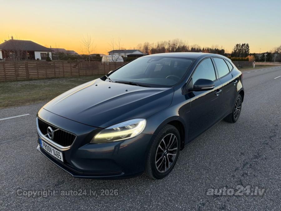 Volvo V40 2017 in Tallinn, with an engine capacity of 2.00 L and mileage of 278 thousand km for 8990 €, photo 1 on AUTOMOTO.COM.LV