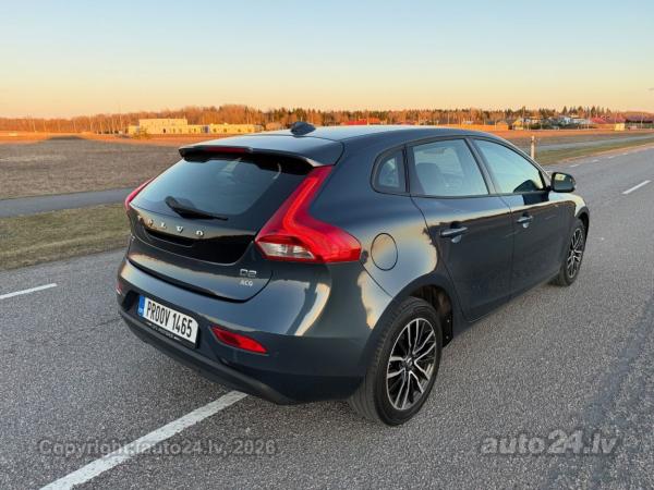 Volvo V40 2017 in Tallinn, with an engine capacity of 2.00 L and mileage of 278 thousand km for 8990 €, photo 4 on AUTOMOTO.COM.LV