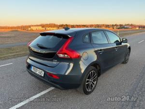 Volvo V40 2017 in Tallinn, with an engine capacity of 2.00 L and mileage of 278 thousand km for 8990 €, photo 4 on AUTOMOTO.COM.LV