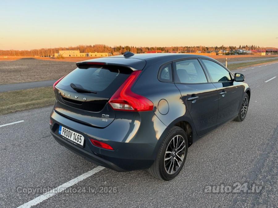 Volvo V40 2017 in Tallinn, with an engine capacity of 2.00 L and mileage of 278 thousand km for 8990 €, photo 4 on AUTOMOTO.COM.LV