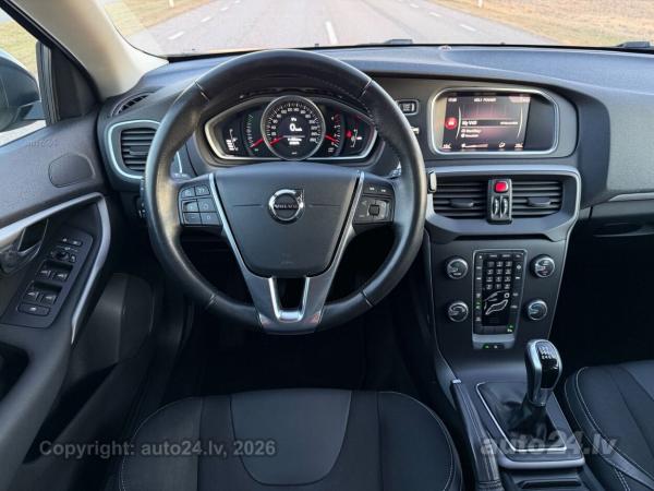 Volvo V40 2017 in Tallinn, with an engine capacity of 2.00 L and mileage of 278 thousand km for 8990 €, photo 5 on AUTOMOTO.COM.LV