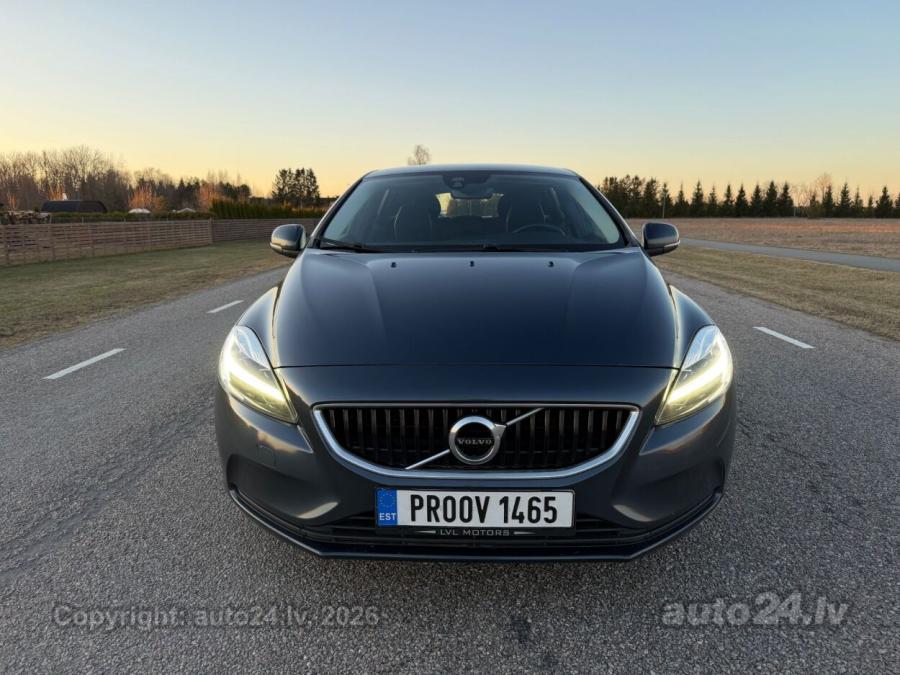 Volvo V40 2017 in Tallinn, with an engine capacity of 2.00 L and mileage of 278 thousand km for 8990 €, photo 9 on AUTOMOTO.COM.LV