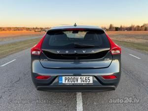 Volvo V40 2017 in Tallinn, with an engine capacity of 2.00 L and mileage of 278 thousand km for 8990 €, photo 11 on AUTOMOTO.COM.LV