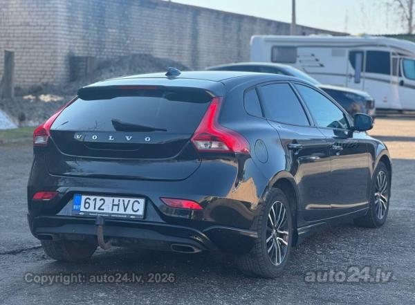 Volvo V40 2017 in Narva, with an engine capacity of 2.00 L and mileage of 279 thousand km for 6990 €, photo 3 on AUTOMOTO.COM.LV