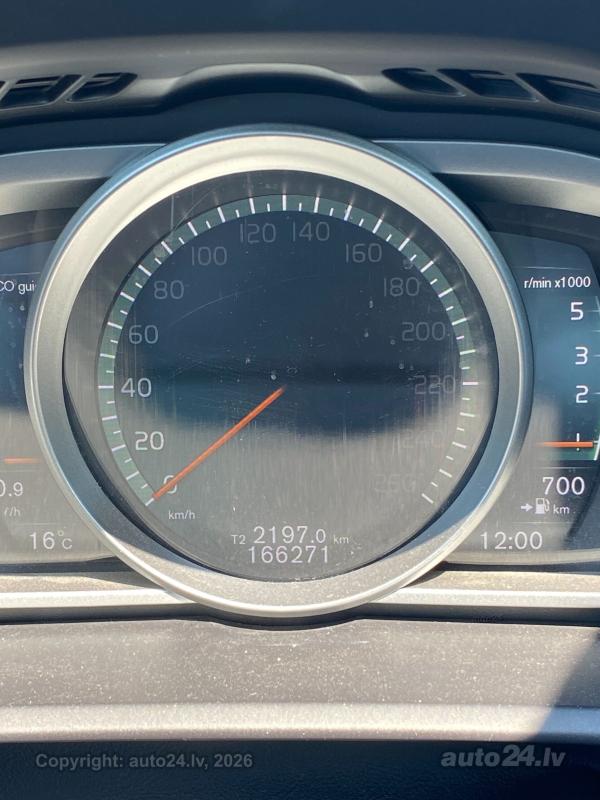 Вольво В40 2017 в Таллин, объемом двигателя 2.00 л и пробегом 167 тыс. км за 12400 €, фото 5 на AUTOMOTO.COM.LV