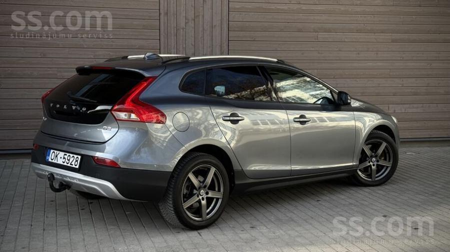 Volvo V40 2017 Jelgava, ar dzinēja tilpumu 2.00 L un nobraukumu 174 tūkst. km par 11890 €, foto 9 vietnē AUTOMOTO.COM.LV