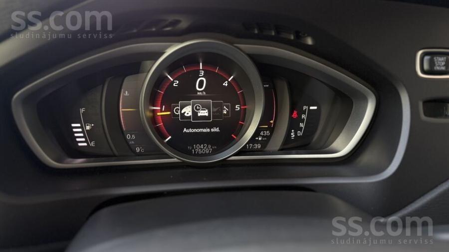 Volvo V40 2017 Jelgava, ar dzinēja tilpumu 2.00 L un nobraukumu 174 tūkst. km par 11890 €, foto 15 vietnē AUTOMOTO.COM.LV