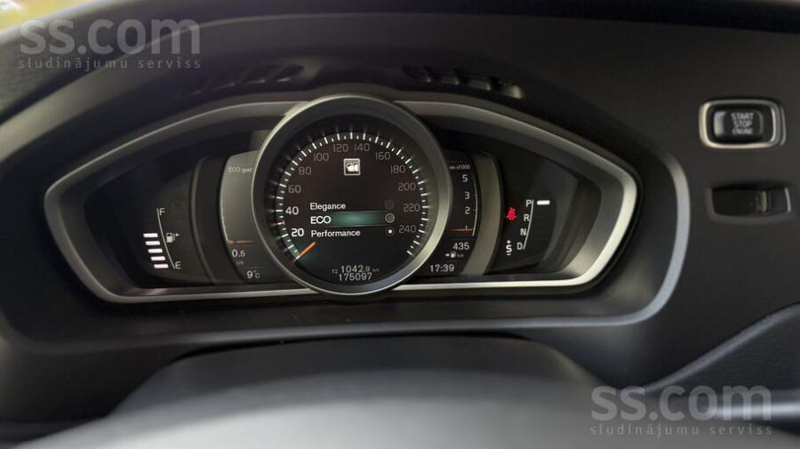 Volvo V40 2017 Jelgava, ar dzinēja tilpumu 2.00 L un nobraukumu 174 tūkst. km par 11890 €, foto 16 vietnē AUTOMOTO.COM.LV
