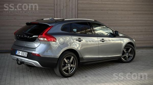 Volvo V40 2017 Jelgava, ar dzinēja tilpumu 2.00 L un nobraukumu 174 tūkst. km par 11890 €, foto 8 vietnē AUTOMOTO.COM.LV