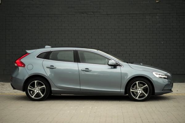 Volvo V40 2017 Rīga, ar dzinēja tilpumu 2.00 L un nobraukumu 220 tūkst. km par 13990 €, foto 2 vietnē AUTOMOTO.COM.LV