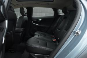 Volvo V40 2017 Rīga, ar dzinēja tilpumu 2.00 L un nobraukumu 220 tūkst. km par 13990 €, foto 14 vietnē AUTOMOTO.COM.LV