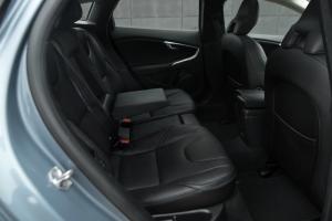 Volvo V40 2017 Rīga, ar dzinēja tilpumu 2.00 L un nobraukumu 220 tūkst. km par 13990 €, foto 15 vietnē AUTOMOTO.COM.LV