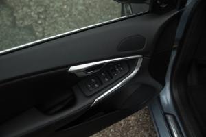 Volvo V40 2017 Rīga, ar dzinēja tilpumu 2.00 L un nobraukumu 220 tūkst. km par 13990 €, foto 17 vietnē AUTOMOTO.COM.LV