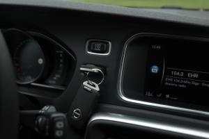Volvo V40 2017 Rīga, ar dzinēja tilpumu 2.00 L un nobraukumu 220 tūkst. km par 13990 €, foto 21 vietnē AUTOMOTO.COM.LV