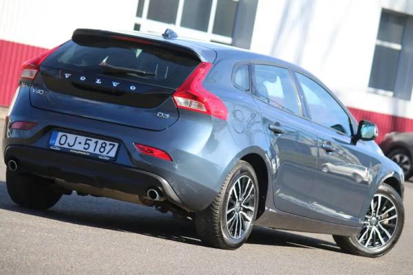 Volvo V40 2017 in Riga, with an engine capacity of 2.00 L and mileage of 0 thousand km for 9690 €, photo 2 on AUTOMOTO.COM.LV