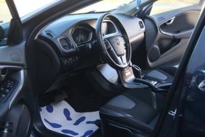 Volvo V40 2017 Rīga, ar dzinēja tilpumu 2.00 L un nobraukumu 0 tūkst. km par 9690 €, foto 8 vietnē AUTOMOTO.COM.LV
