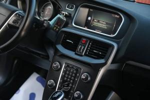 Volvo V40 2017 Rīga, ar dzinēja tilpumu 2.00 L un nobraukumu 0 tūkst. km par 9690 €, foto 13 vietnē AUTOMOTO.COM.LV