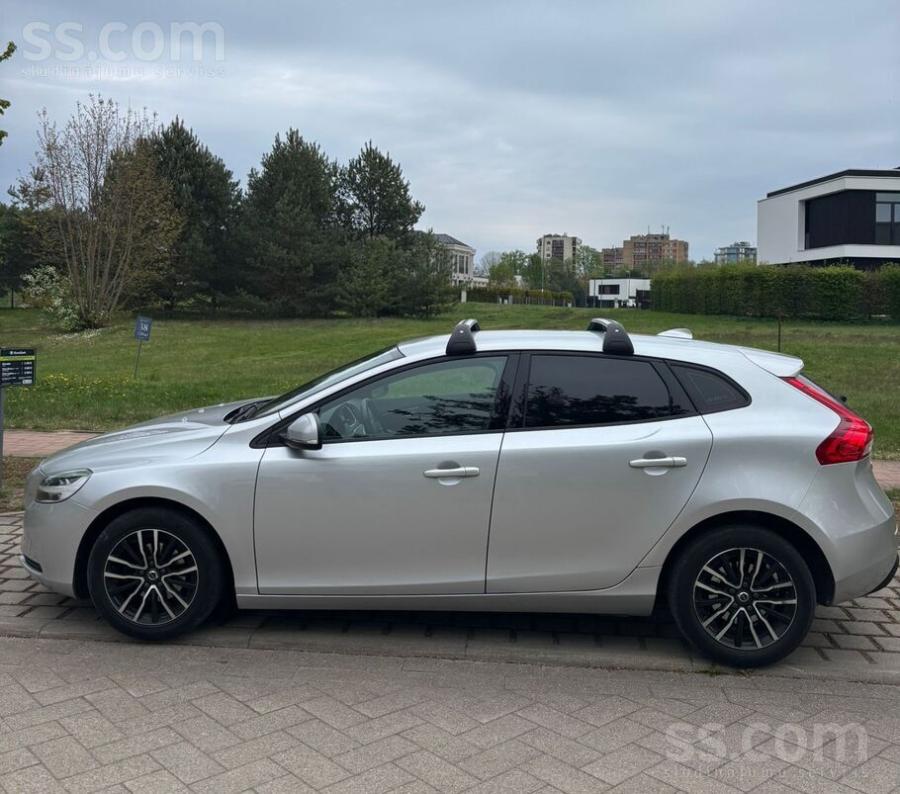 Volvo V40 2018 in Riga, with an engine capacity of 2.00 L and mileage of 175 thousand km for 9200 €, photo 3 on AUTOMOTO.COM.LV