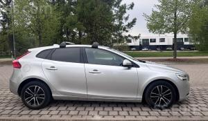 Volvo V40 2018 in Riga, with an engine capacity of 2.00 L and mileage of 175 thousand km for 9200 €, photo 4 on AUTOMOTO.COM.LV