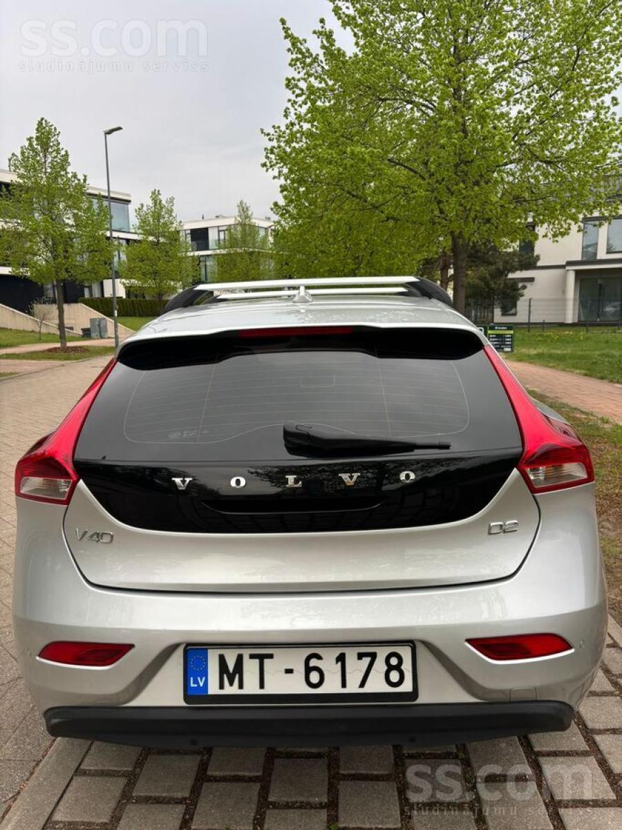 Volvo V40 2018 in Riga, with an engine capacity of 2.00 L and mileage of 175 thousand km for 9200 €, photo 5 on AUTOMOTO.COM.LV