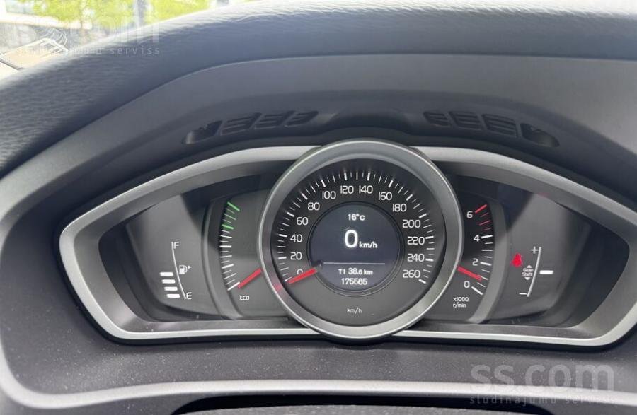 Volvo V40 2018 in Riga, with an engine capacity of 2.00 L and mileage of 175 thousand km for 9200 €, photo 7 on AUTOMOTO.COM.LV