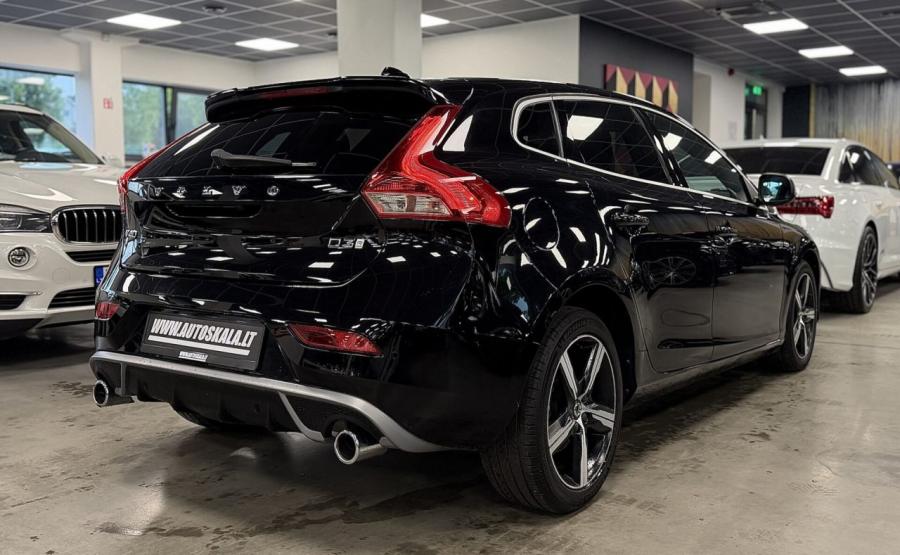 Volvo V40 2019 Klaipėda, ar dzinēja tilpumu 1.97 L un nobraukumu 195 tūkst. km par 12450 €, foto 4 vietnē AUTOMOTO.COM.LV